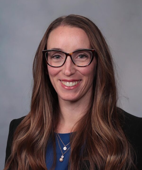 Mayo Clinic Alumni Association | Emily Sharpe, M.D., is social media ...