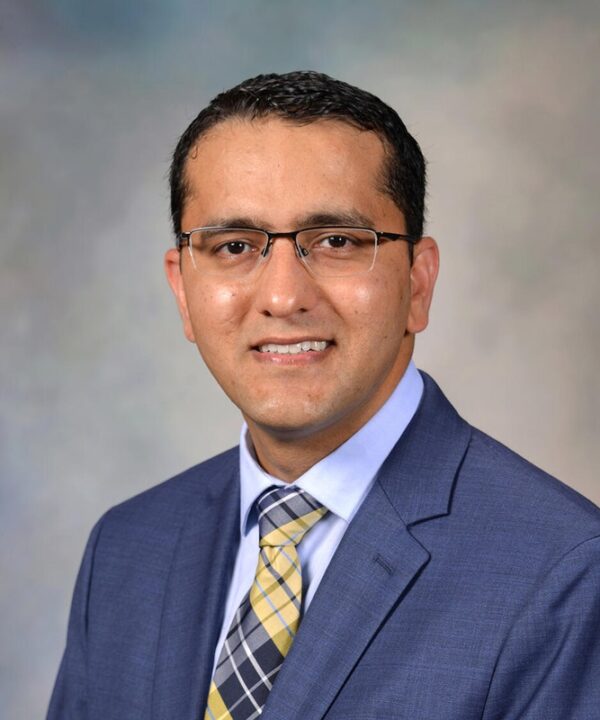 Mayo Clinic Alumni Association | Mool Chand, M.D., receives an award ...