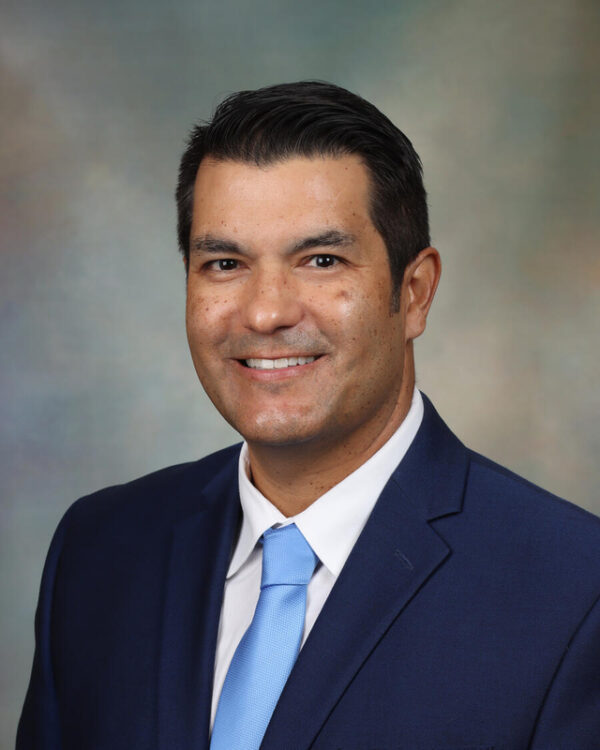 Mayo Clinic Alumni Association | Jesse Bracamonte, D.O. (FM ’06 ...